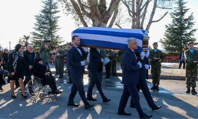ΚΥΡΙΑΚΟΣ ΑΜΟΙΡΙΔΗΣ-Κηδεία: ΄΄ Να δω το παιδί μου κι ας πεθάνω΄΄ φώναζε ...