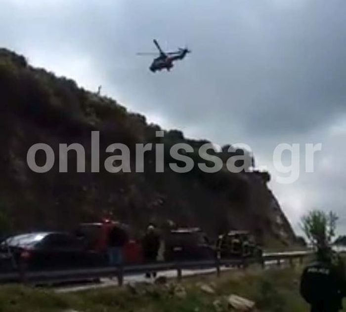 Πτώση ελικοπτέρου: Οι πρώτες εικόνες από το σημείο (ΒΙΝΤΕΟ & ΦΩΤΟ)