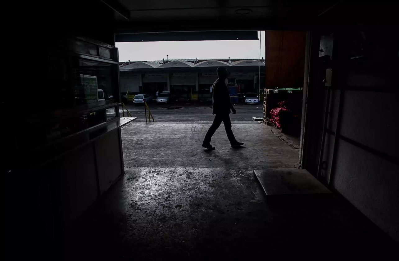 Σοκ στην Λαχαναγορά του Ρέντη: Εντοπίστηκε 47χρονος δεμένος και νεκρός ...
