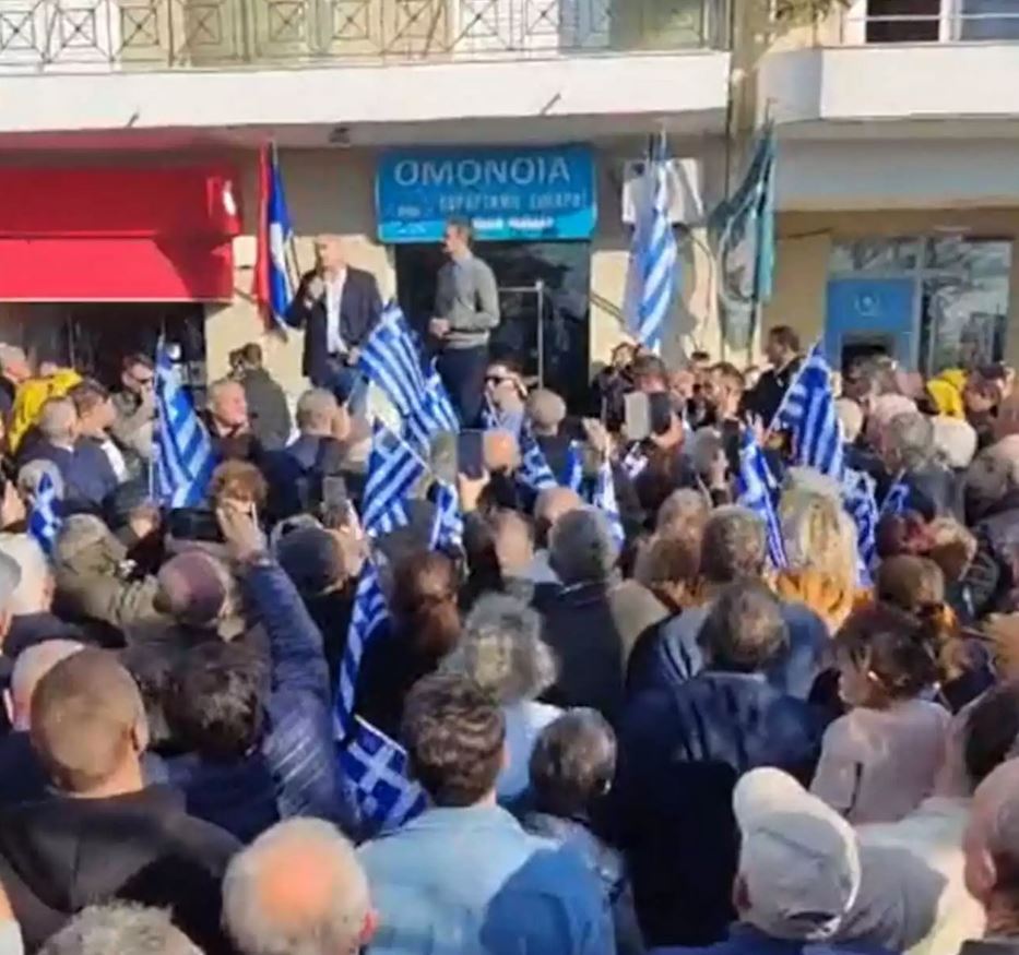 Στην Χειμάρρα ο Κυριάκος Μητσοτάκης - Θερμή υποδοχή από τους κατοίκους ...