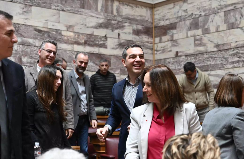 Μια ωραία... ατμόσφαιρα στον ΣΥΡΙΖΑ! Το μήνυμα Τσίπρα στην ΚΟ, οι ...