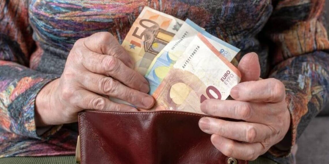 ΕΚΤΑΚΤΗ είδηση για ΣΥΝΤΑΞΕΙΣ 2023! Εξαγγέλλονται ΑΝΑΔΡΟΜΙΚΑ και ΔΩΡΑ ...